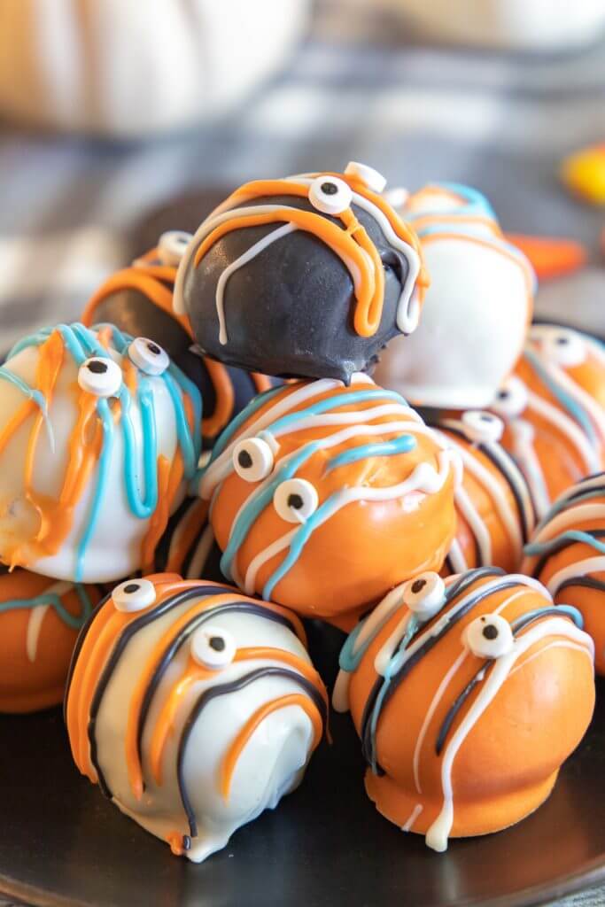 Easy 3 Ingredient Oreo Balls Halloween Treat - Twelve On Main